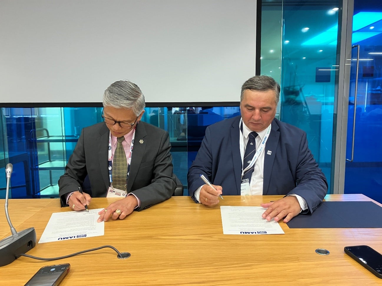 The signatory ceremony held at IMO | IAMU